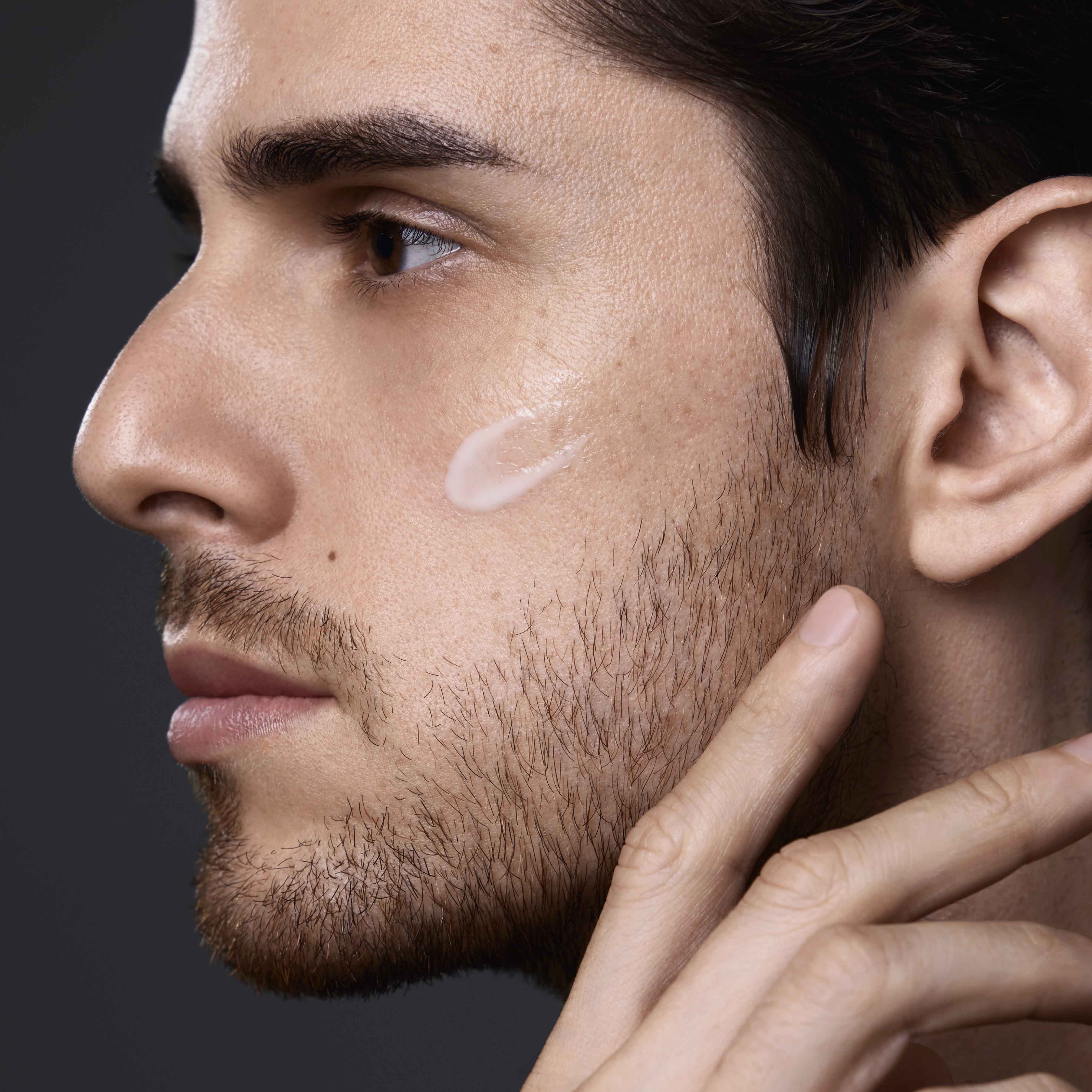 SHISEIDO Men Total Revitalizer Light Fluid