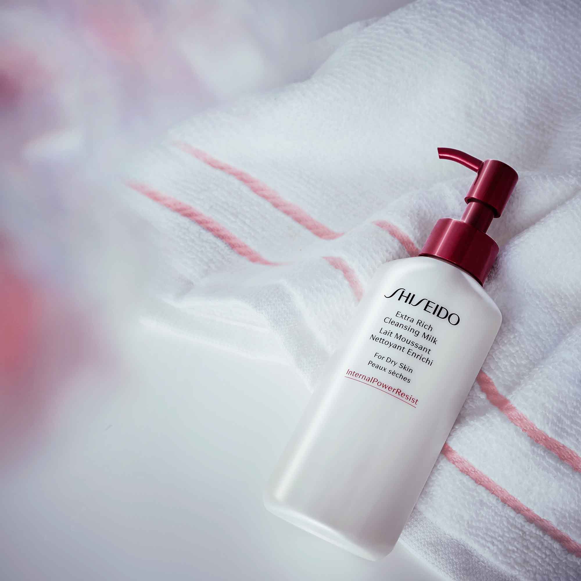 SHISEIDO Extra Rich Cleansing Milk